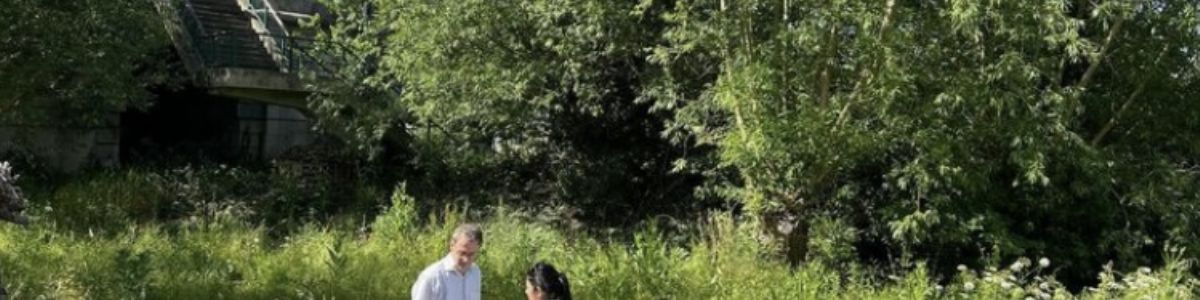 Thames21 environmental management opportunity: Litter picking and bulb planting at The Hythe ...